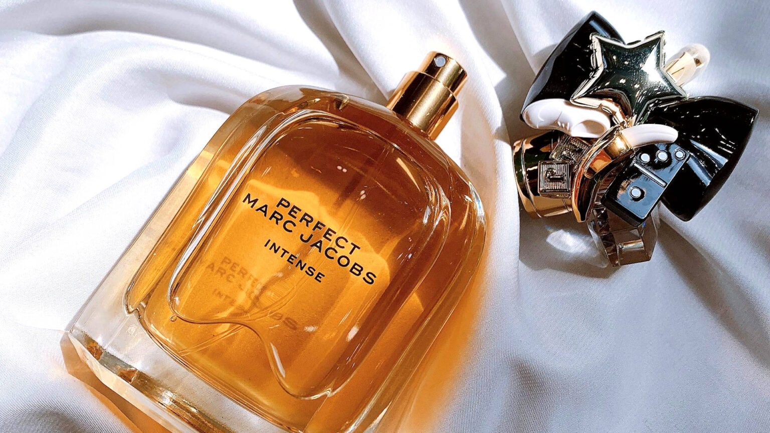 Top 10 Best Powdery Perfumes For Women Viora London